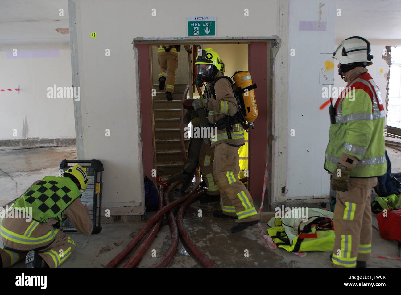 Saturday 26/02/2016 Five fire engines, around 25 firefighters and a ...