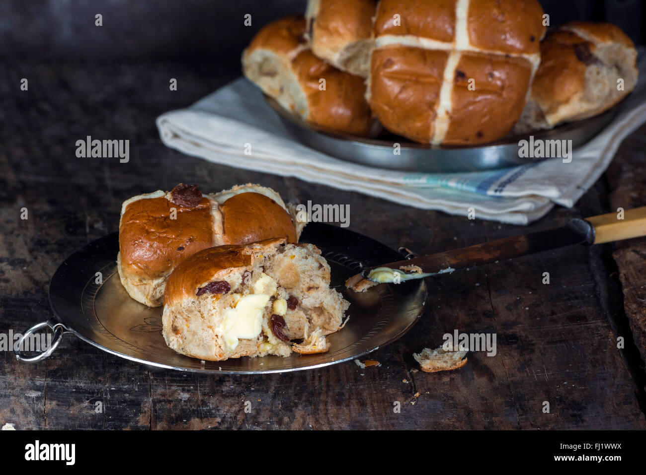 Six hot cross buns hi-res stock photography and images - Alamy