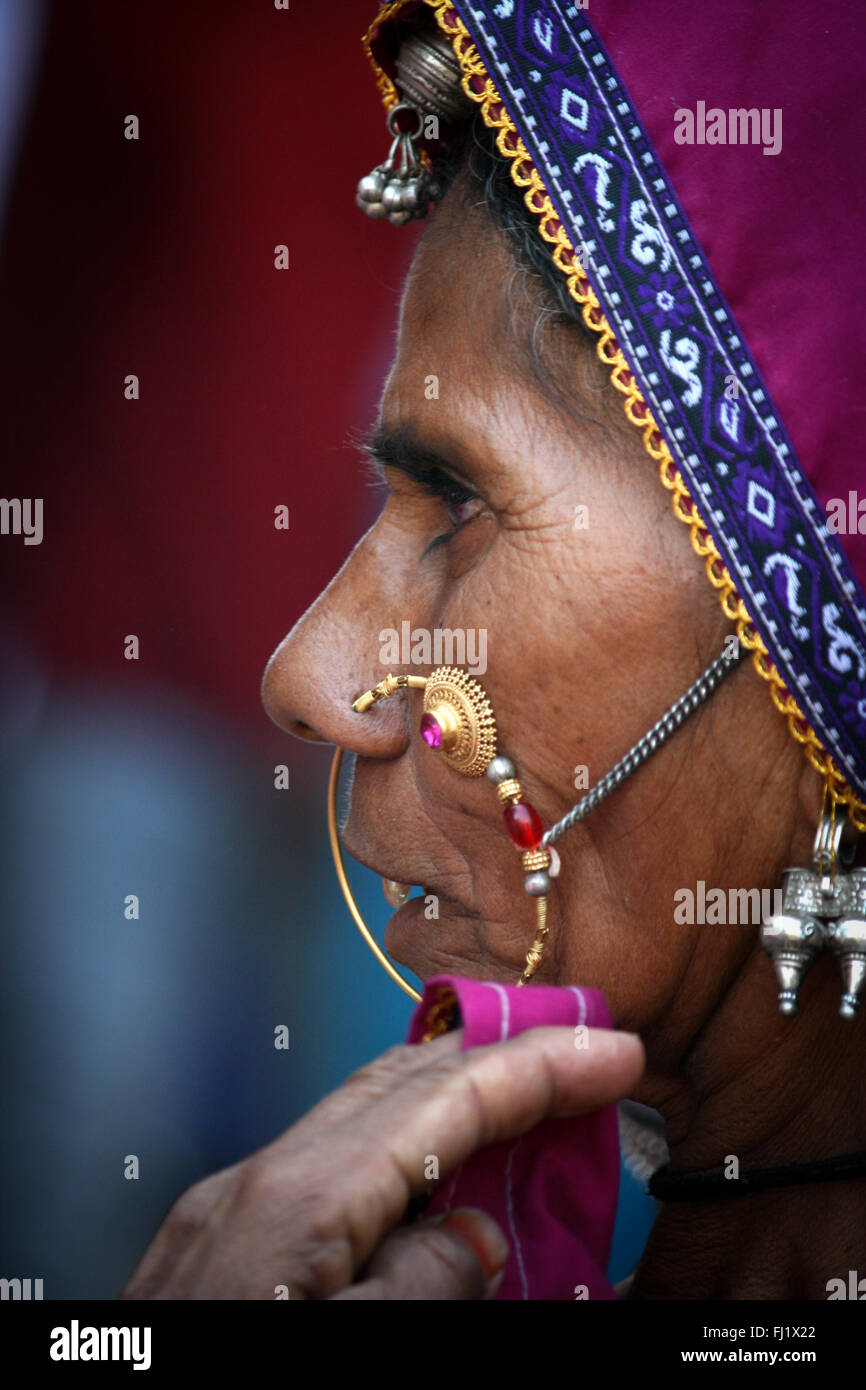 Indian women portraits hi-res stock photography and images - Alamy