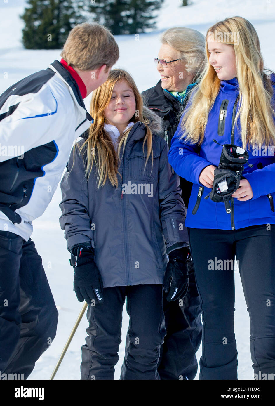 Princess Alexia of The Netherlands breaks her leg while skiing, after ...