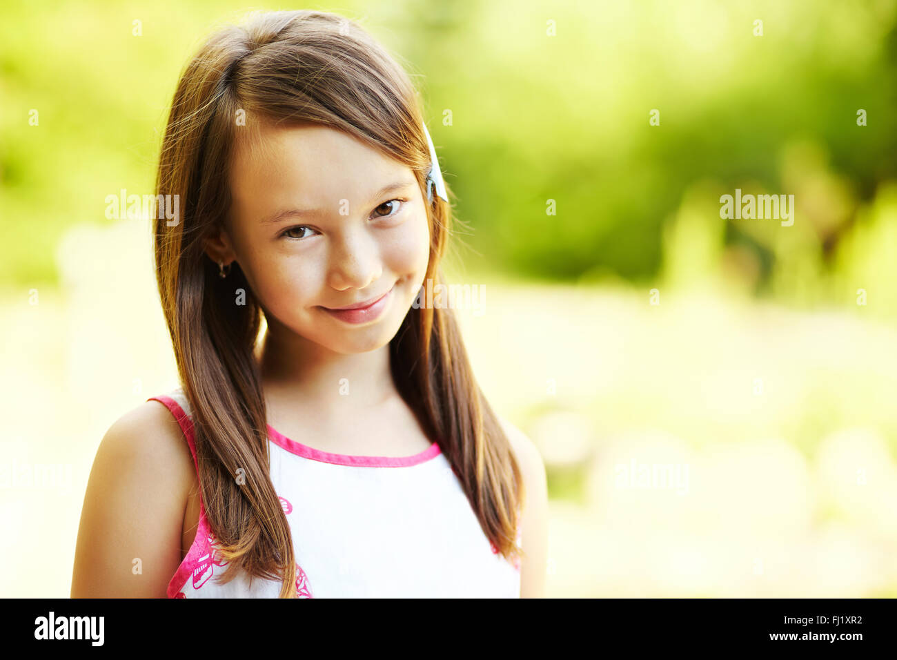 Portrait smiling teen girl outdoor hi-res stock photography and images ...