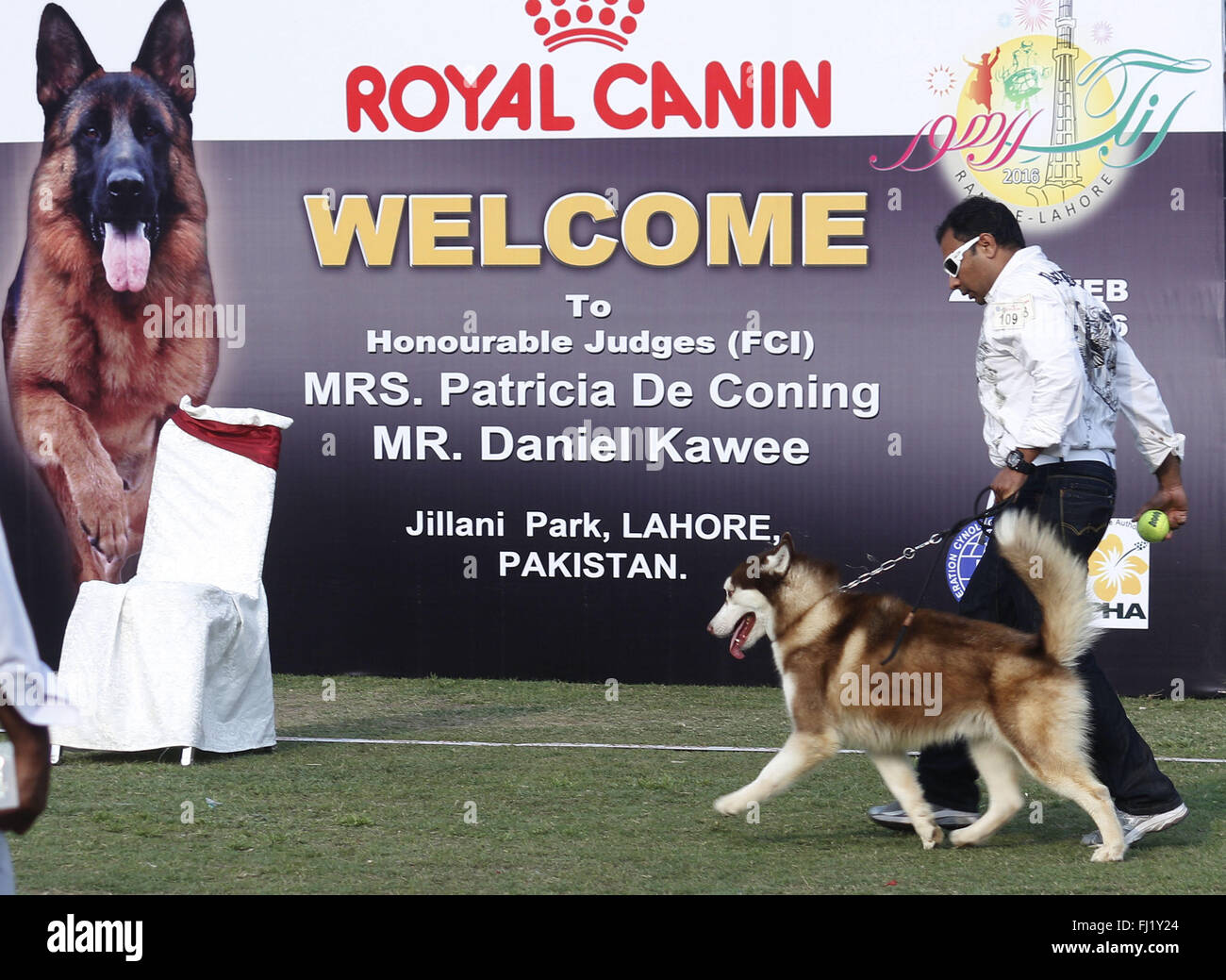 Pakistani People with their pets participating in Dog Show "Royal ...