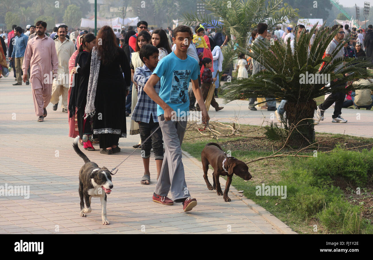Pakistani People with their pets participating in Dog Show "Royal ...