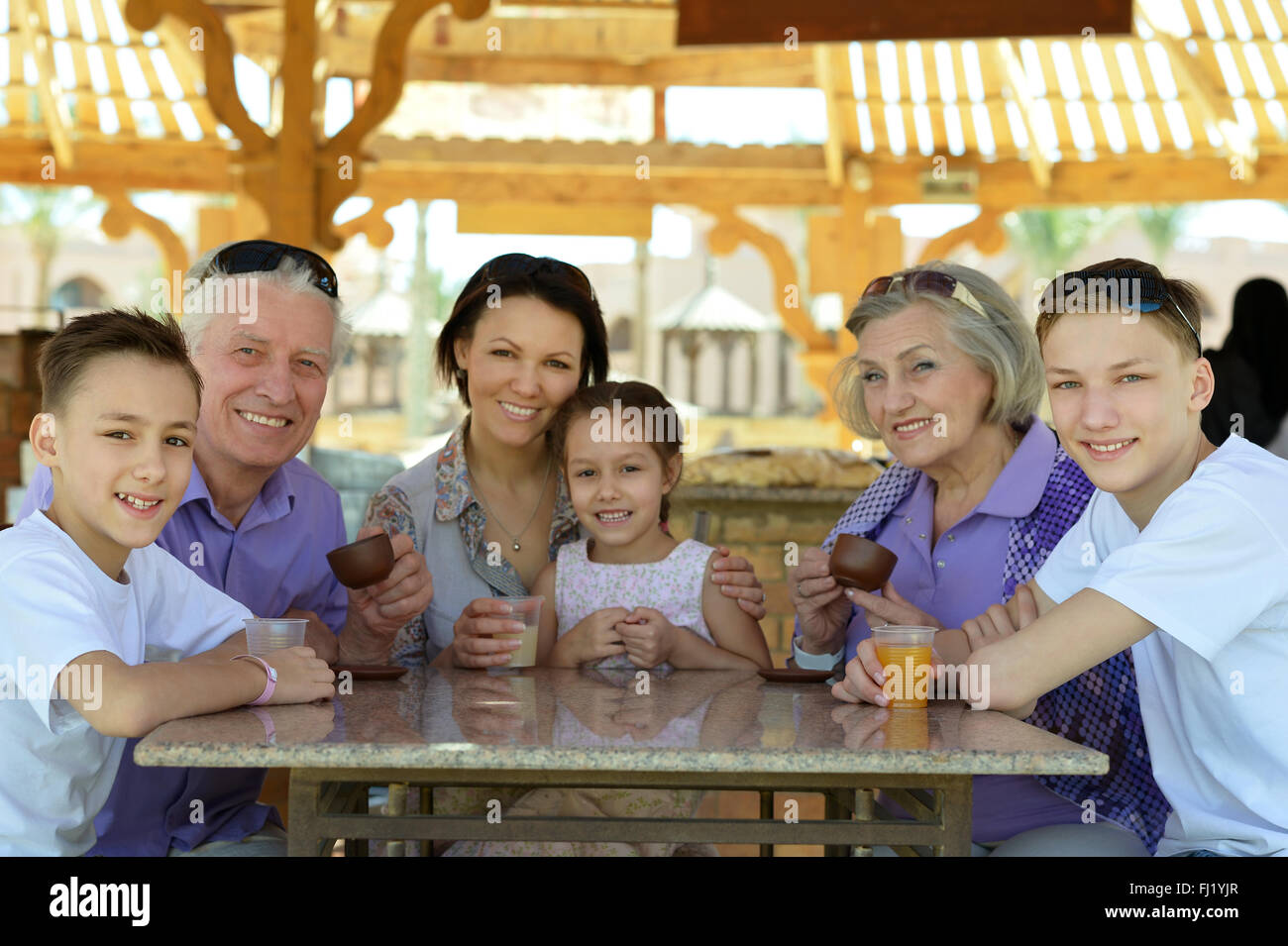 Mother daughter coffee cups hi-res stock photography and images - Alamy