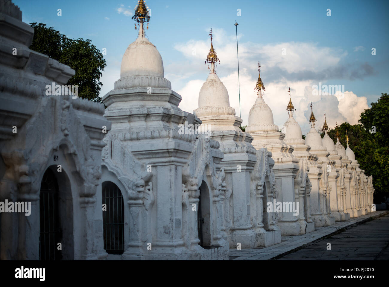 Columns in a burmese temple in a myanmar hi-res stock photography and ...
