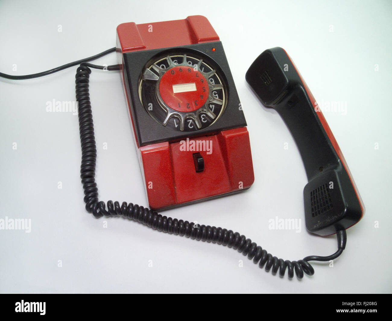 Rotary dial telephone 1980s hi-res stock photography and images - Alamy
