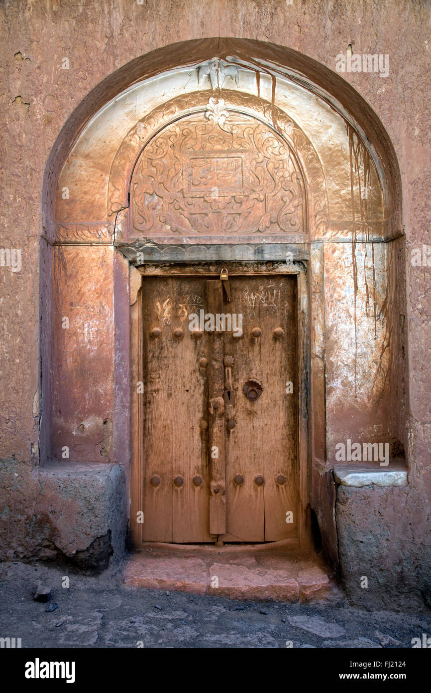 Old wooden door - architecture in Abyaneh village , Iran Stock Photo ...