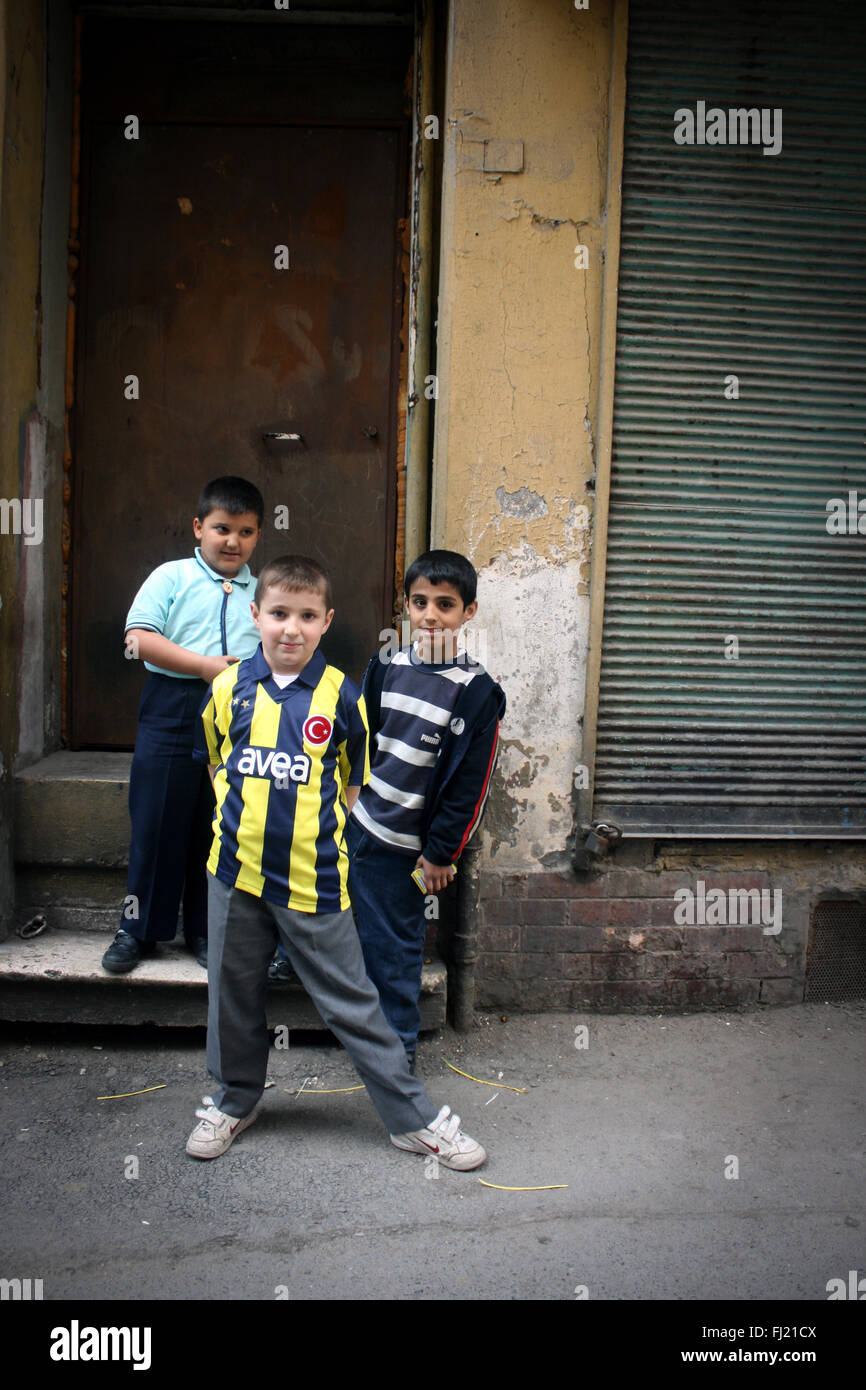 Turkish kids in the streets of Istanbul Stock Photo - Alamy