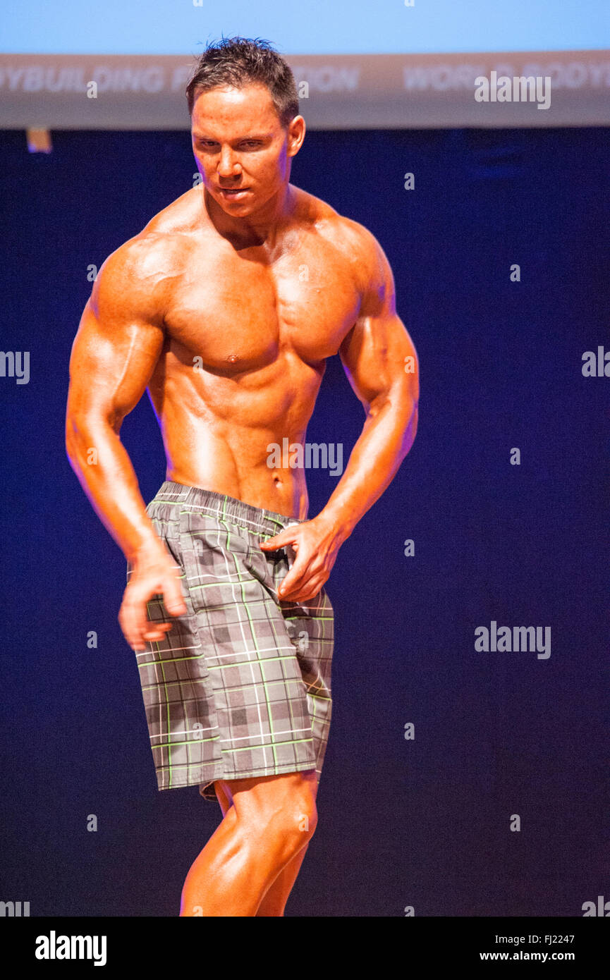 Pose posing model hi-res stock photography and images - Alamy