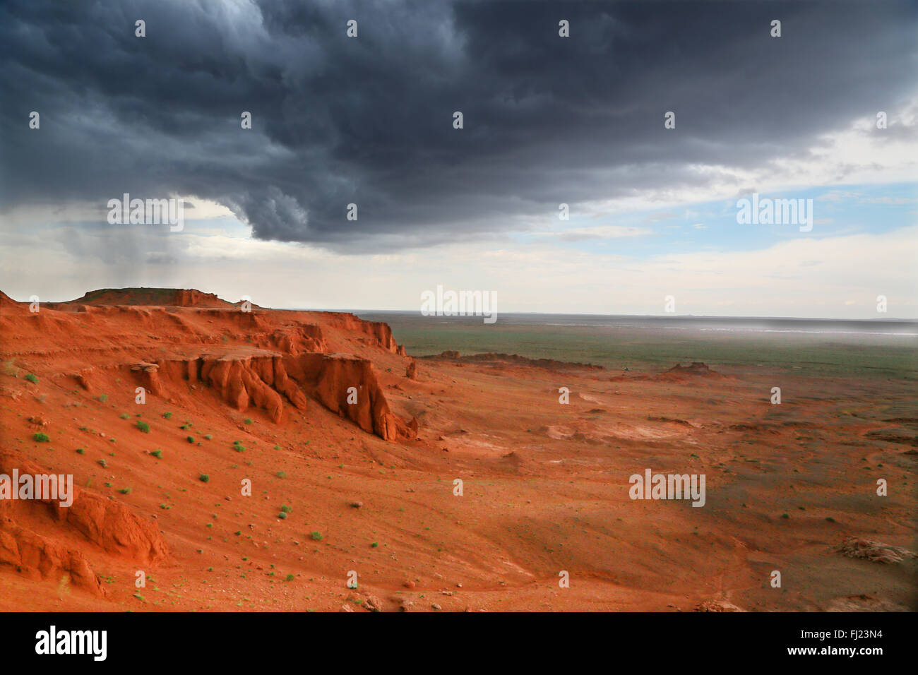 Mongolia landscape - the Bayanzag flaming cliffs Stock Photo - Alamy