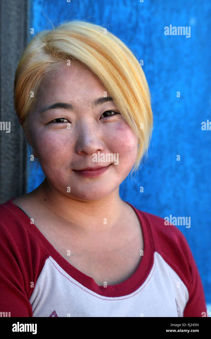 Mongolian People Features