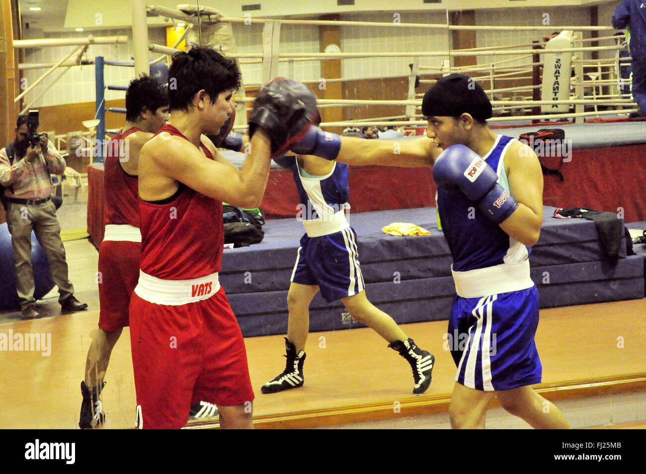 Patiala, India. 19th Feb, 2016. Indian Women Boxers Pinki Rani Jangra ...