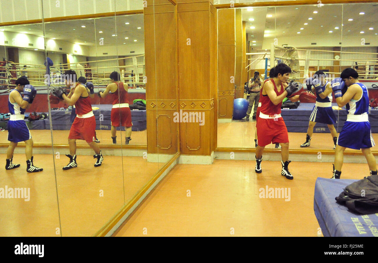 Patiala, India. 19th Feb, 2016. Indian Women Boxers Pinki Rani Jangra ...