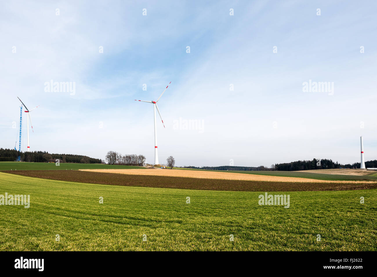 Assembly of wind turbines Stock Photo - Alamy