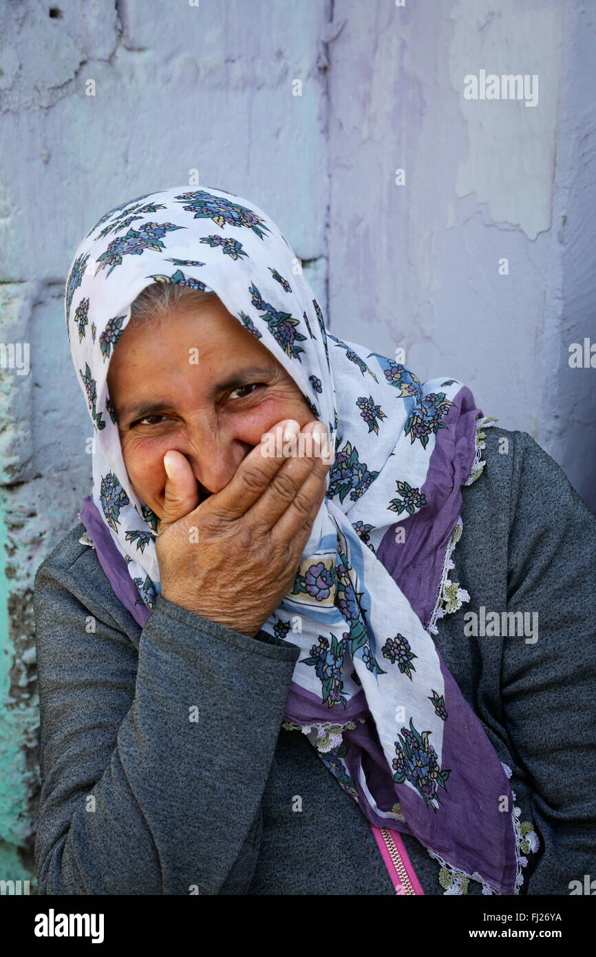 Kurdish woman hi-res stock photography and images - Alamy