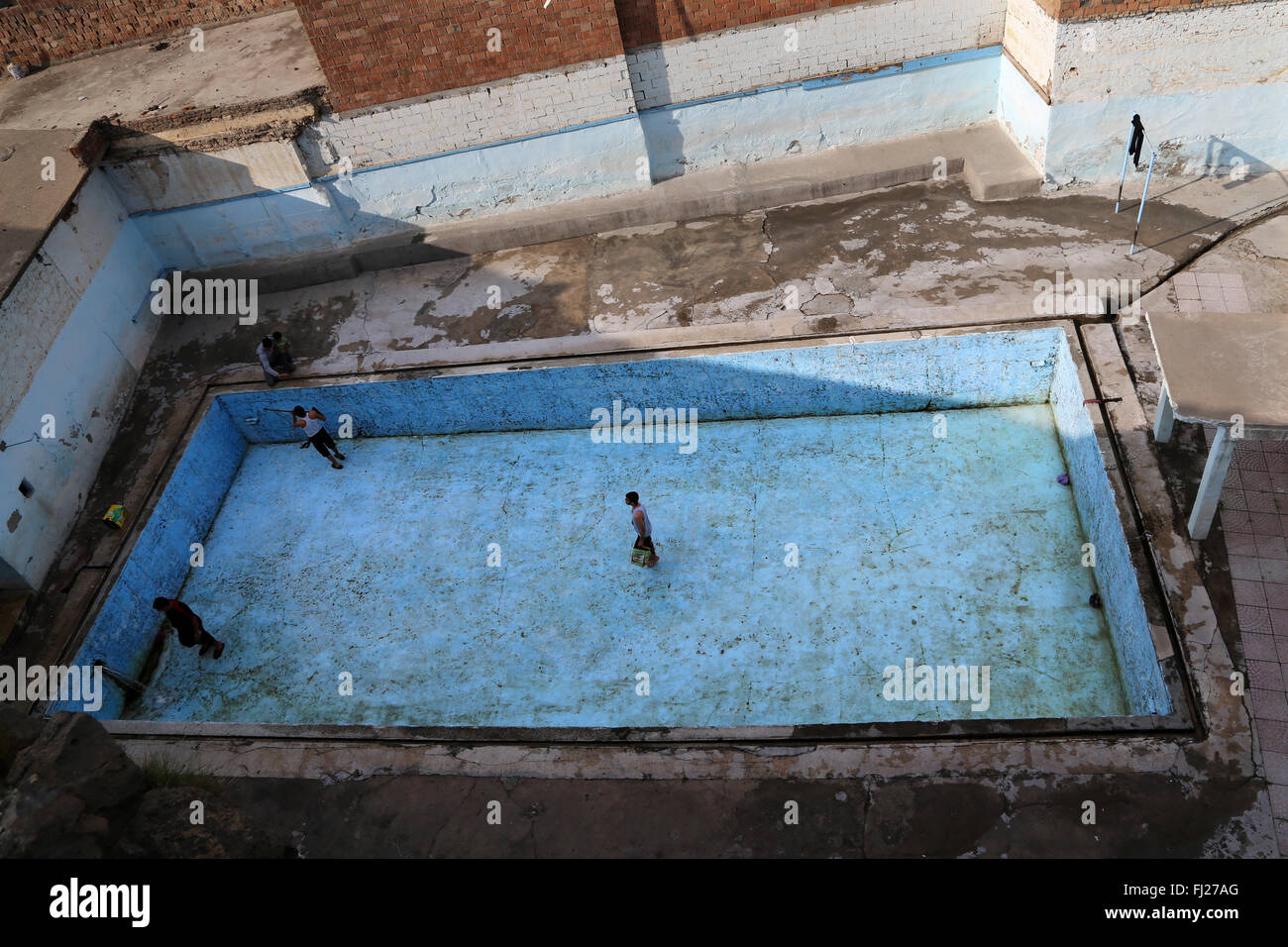 Empty abandoned swimming pool in Diyarbakir, Eastern Turkey Stock Photo ...