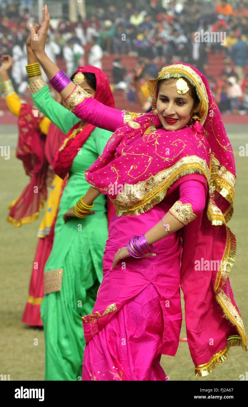 Gidha dance hi-res stock photography and images - Alamy