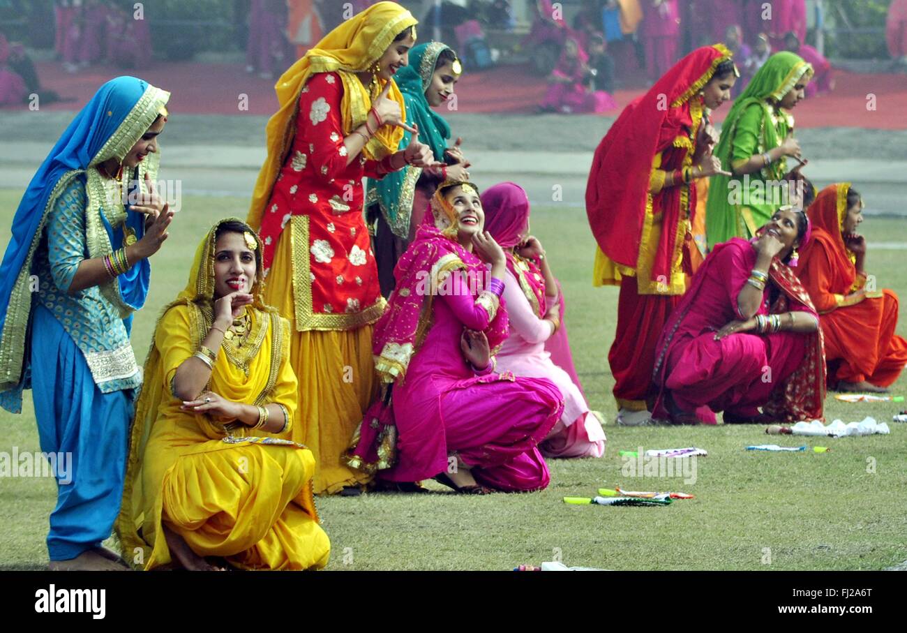 Gidha dance hi-res stock photography and images - Alamy