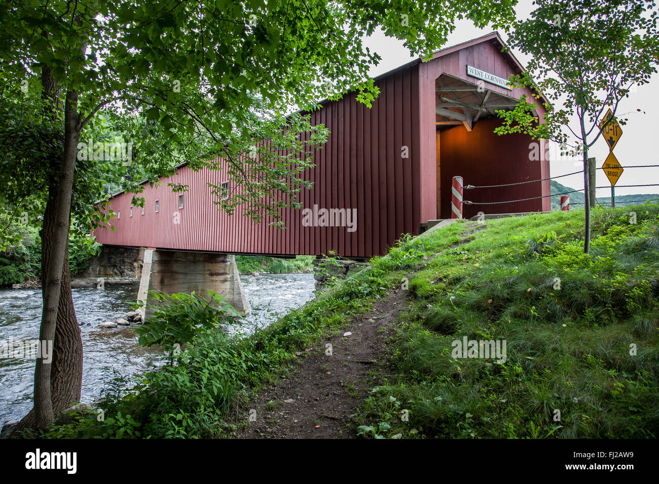 West Cornwall Covered Bridge also known as Hart Bridge Stock Photo - Alamy