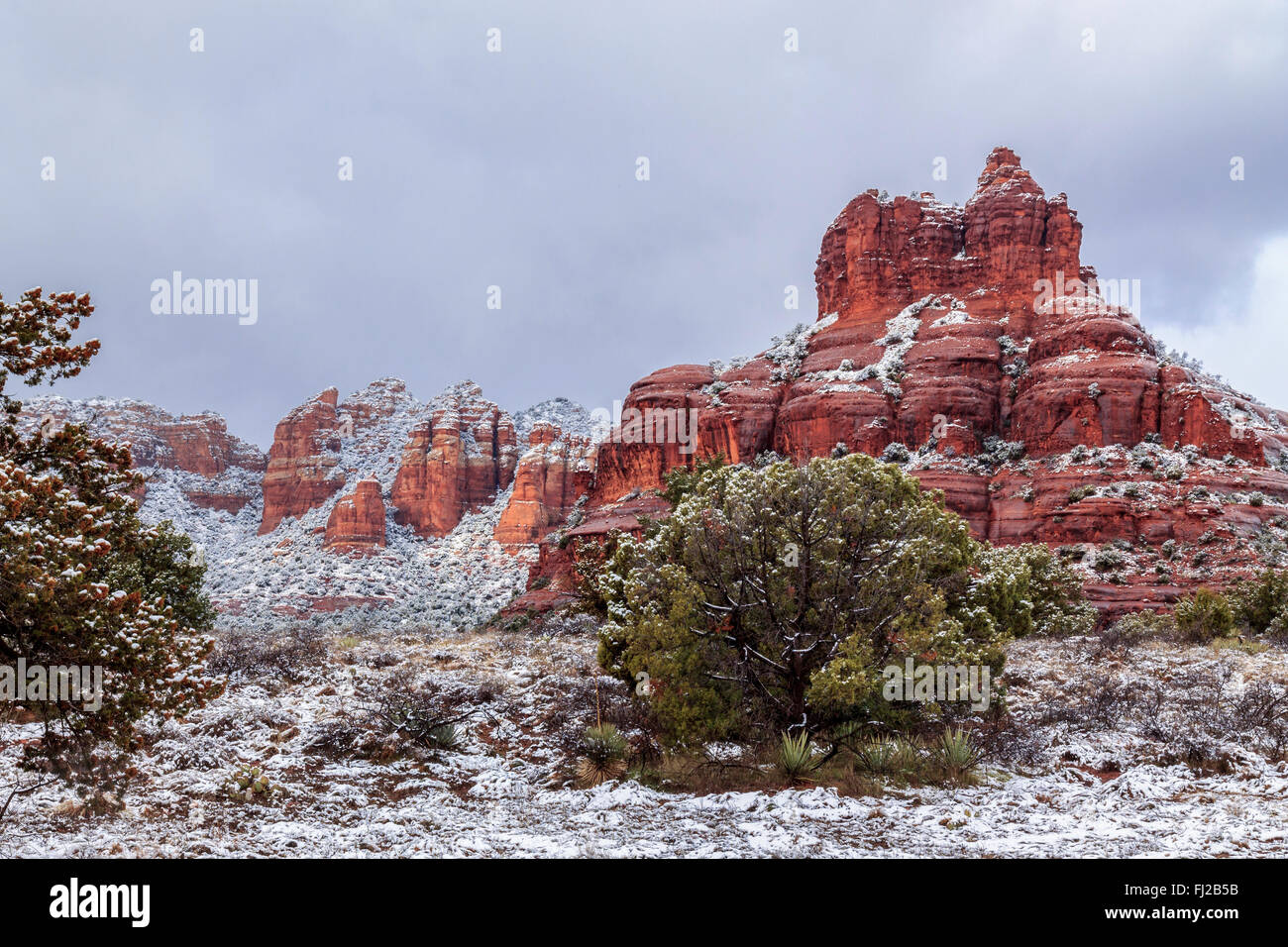 Sedona snow hiking hi-res stock photography and images - Alamy