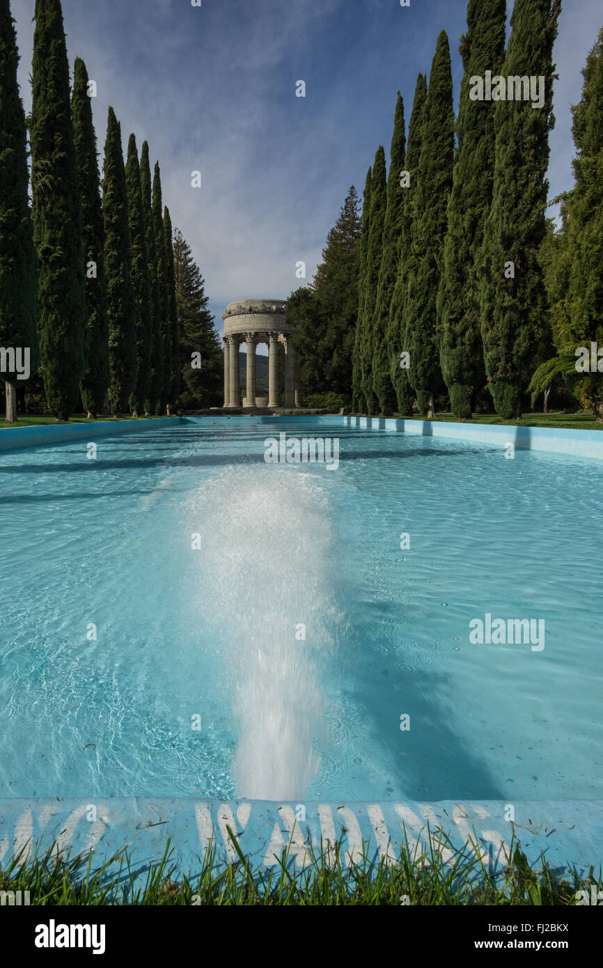 Pulgas temple hi-res stock photography and images - Alamy