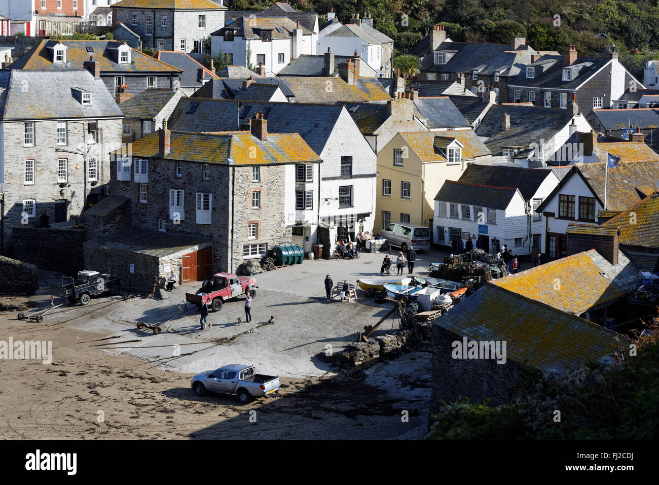 Port port isaac low tide hi-res stock photography and images - Alamy