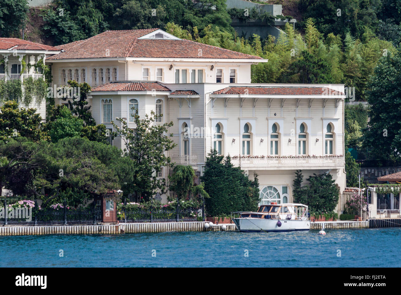 Bosphorus Istanbul Historical Building Stock Photo - Alamy