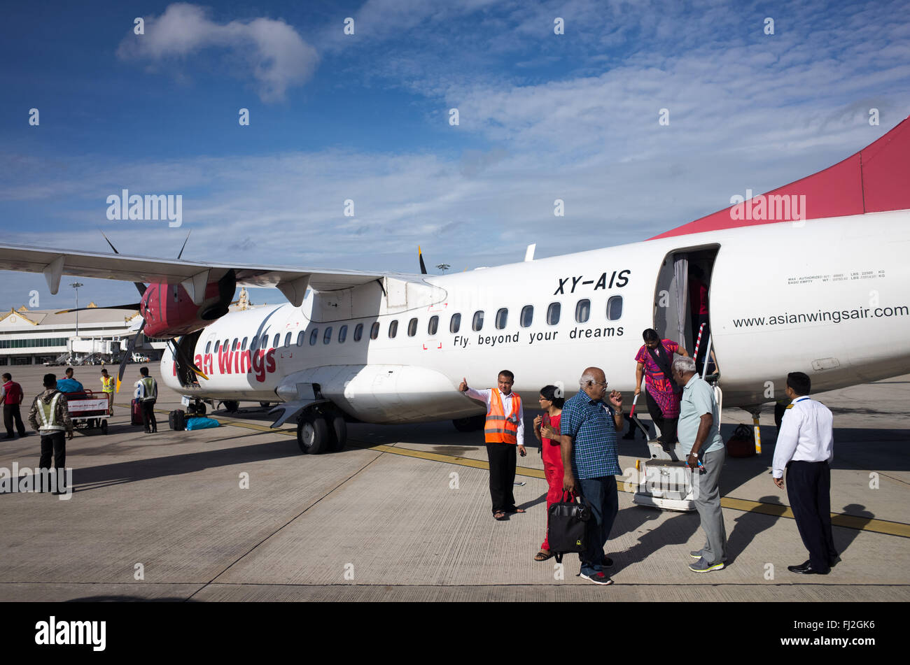 Myanmar airways international aircraft hi-res stock photography and ...