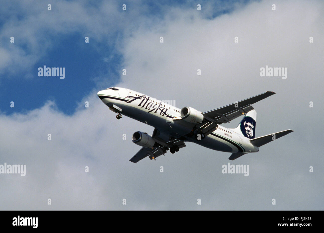 Alaska airlines hi-res stock photography and images - Alamy