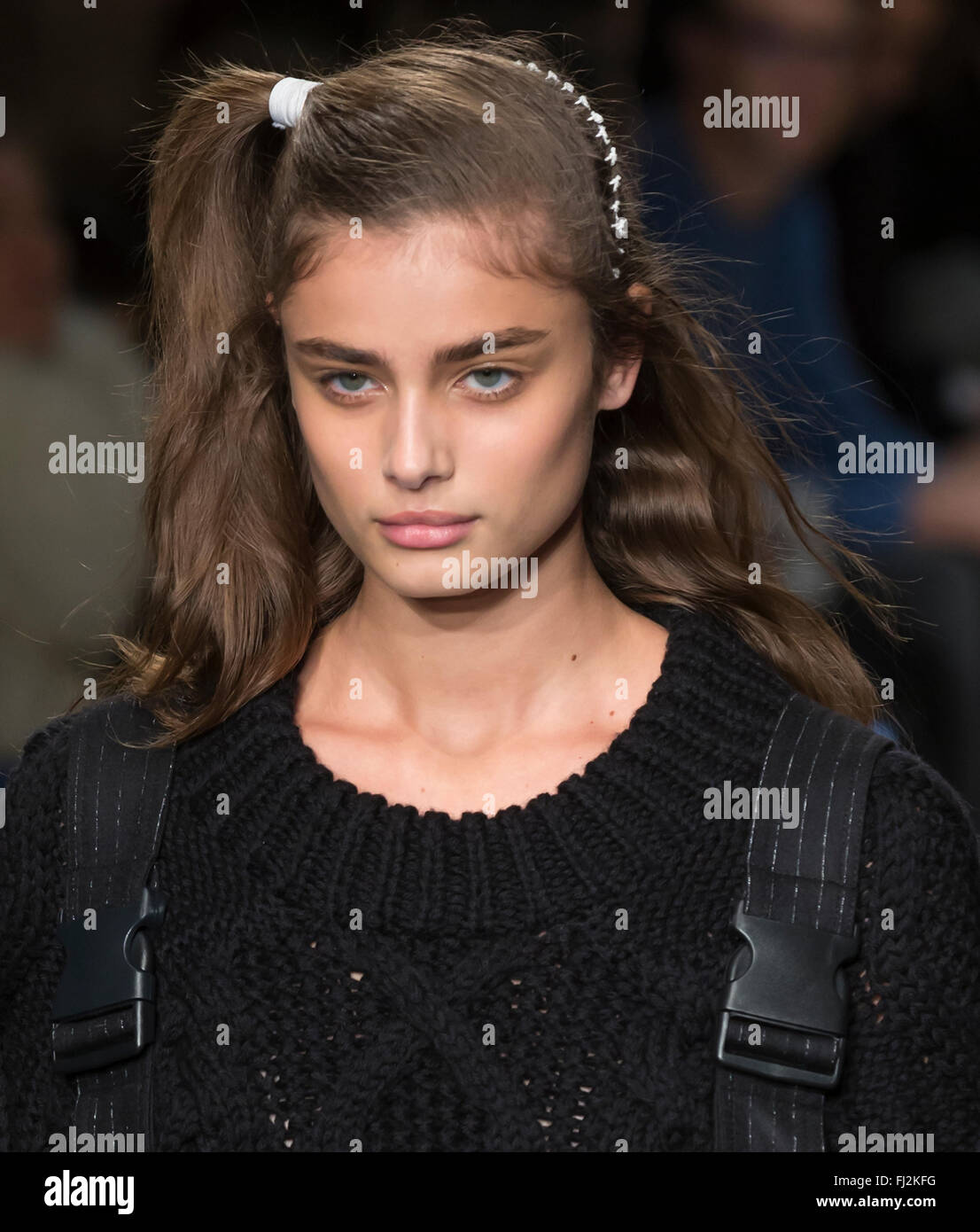 Young Taylor Hill Runwayandbeauty