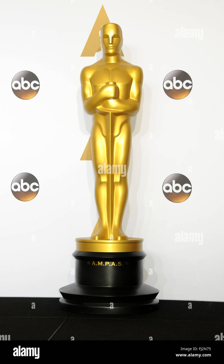 Oscar statuette hi-res stock photography and images - Alamy