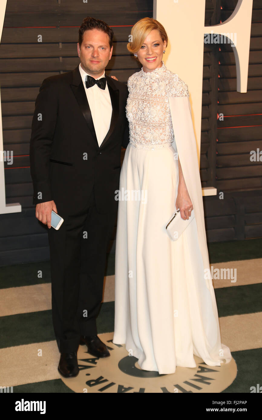 Elizabeth banks and max handelman hi-res stock photography and images ...