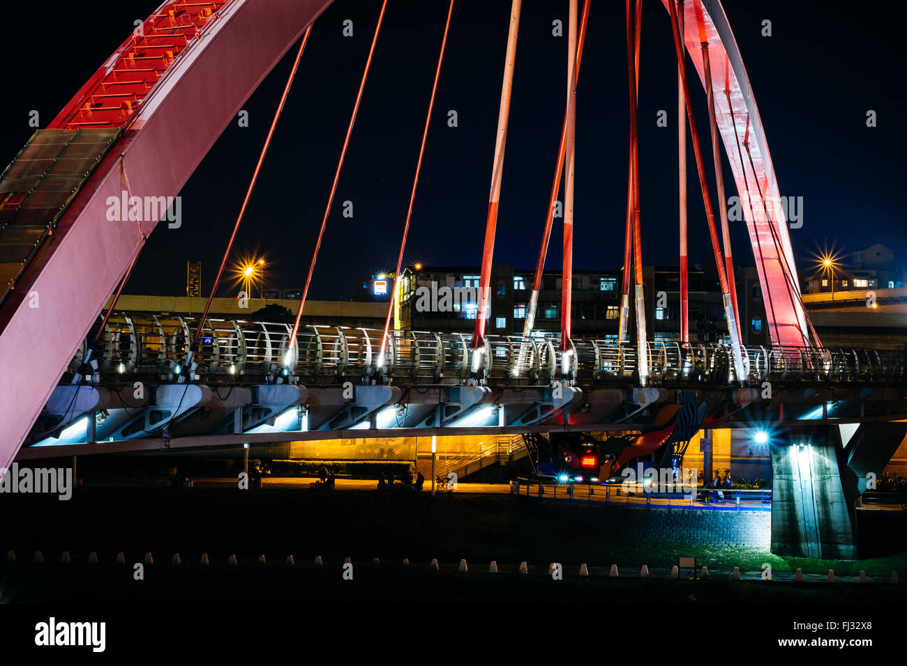 The Rainbow Bridge at night, in Taipei, Taiwan Stock Photo - Alamy
