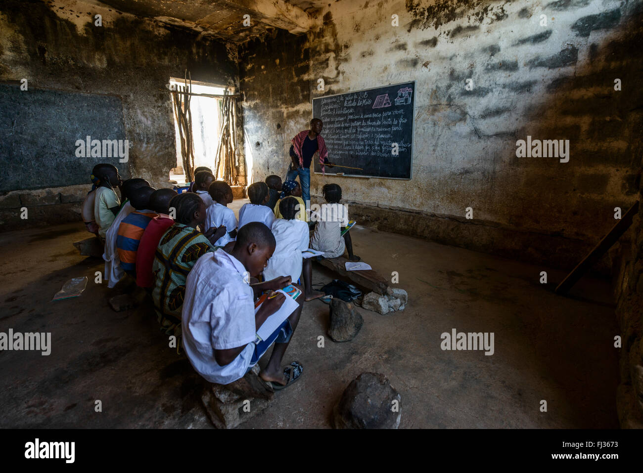 Rural classroom and africa hi-res stock photography and images - Alamy