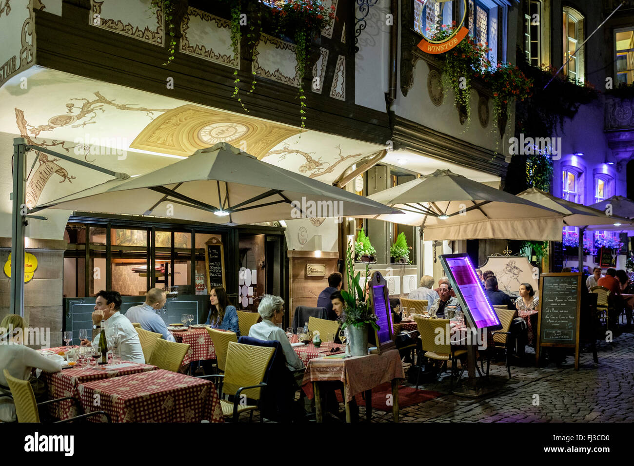 Restaurants streets terraces hi-res stock photography and images - Alamy