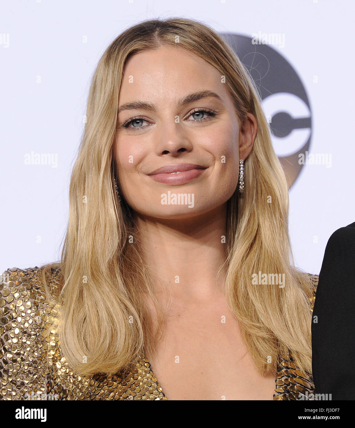 Hollywood, California, USA. 28th Feb, 2016. Margot Robbie in the press ...