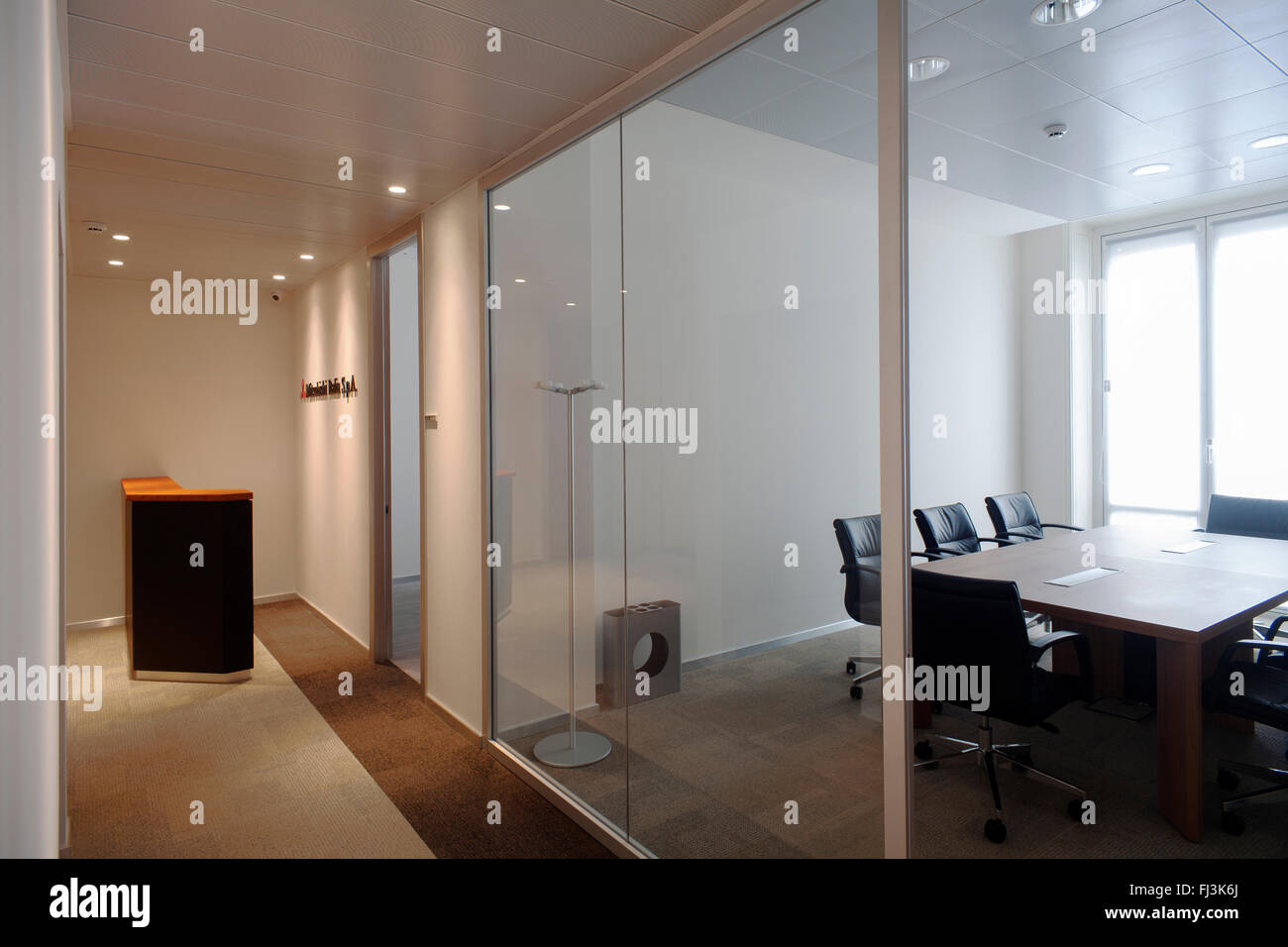 Empty office interior Stock Photo - Alamy