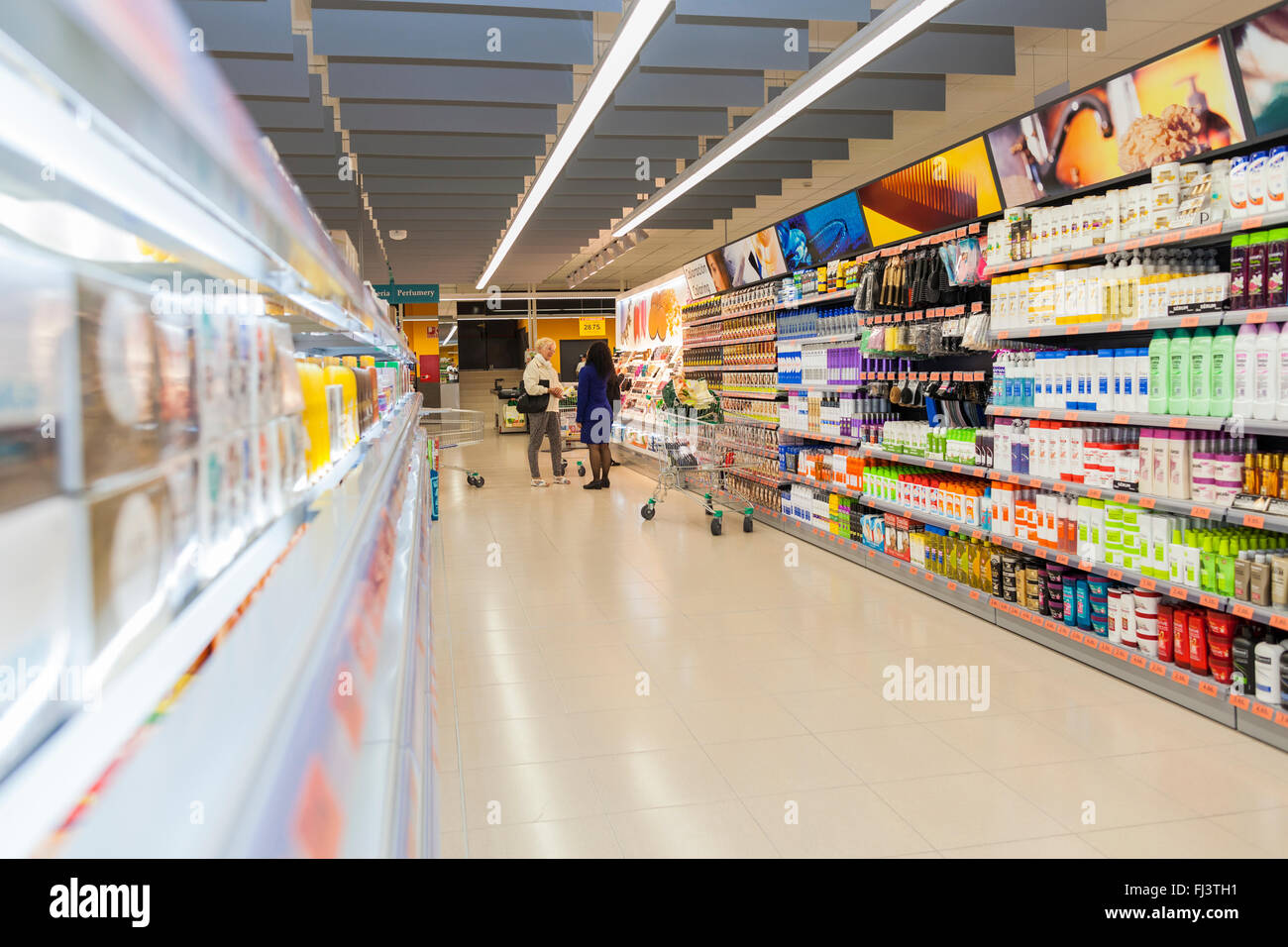 Spanish Supermarkets Stock Photos & Spanish Supermarkets Stock Images ...