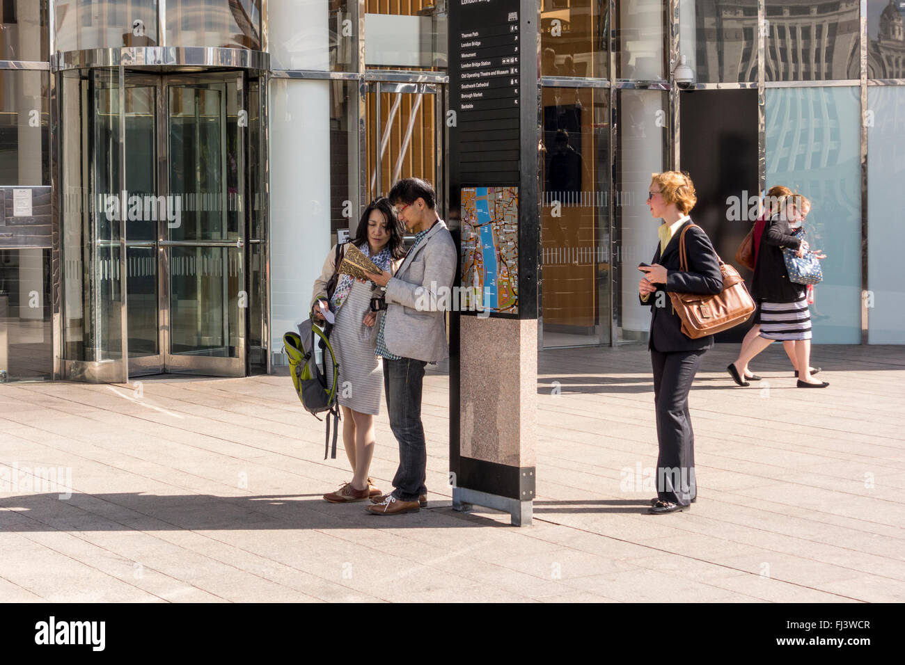 Male tourist map in hi-res stock photography and images - Alamy
