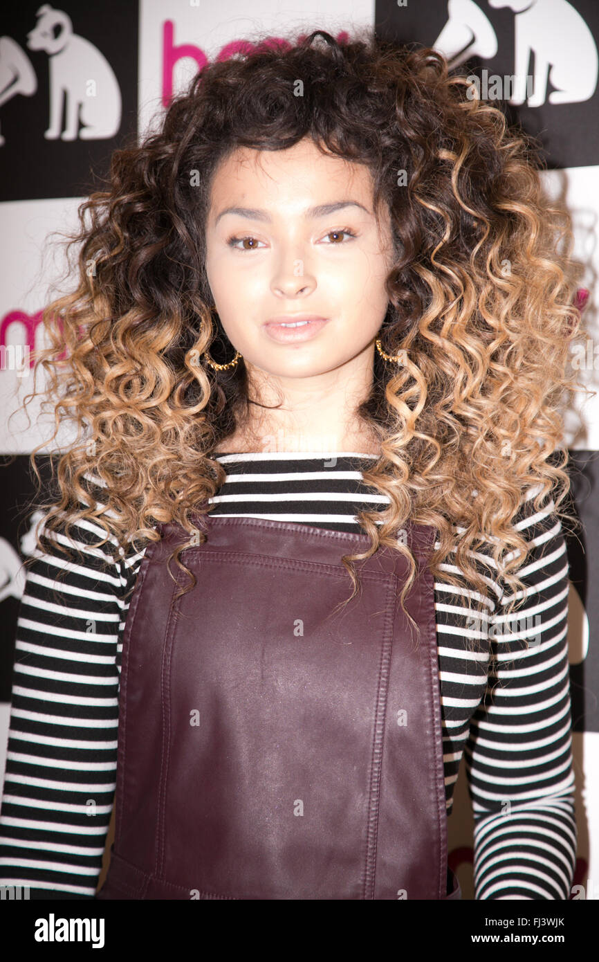 Ella Eyre Singer High Resolution Stock Photography and Images - Alamy