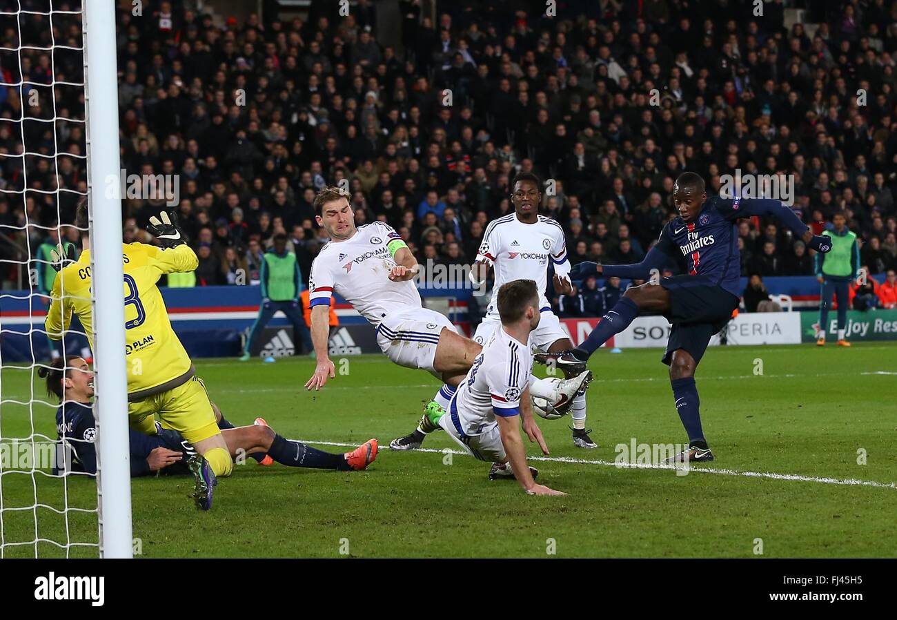 ChelseaÕs Branislav Ivanovic blocks a shot from Blaise Matuidi of PSG ...