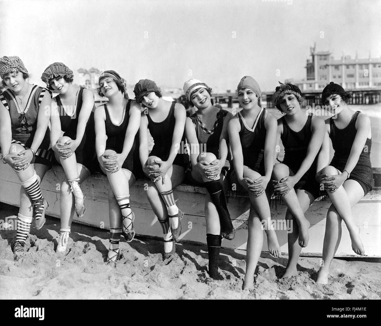 MACK SENNETT BATHING BEAUTIES about 1916 Stock Photo - Alamy