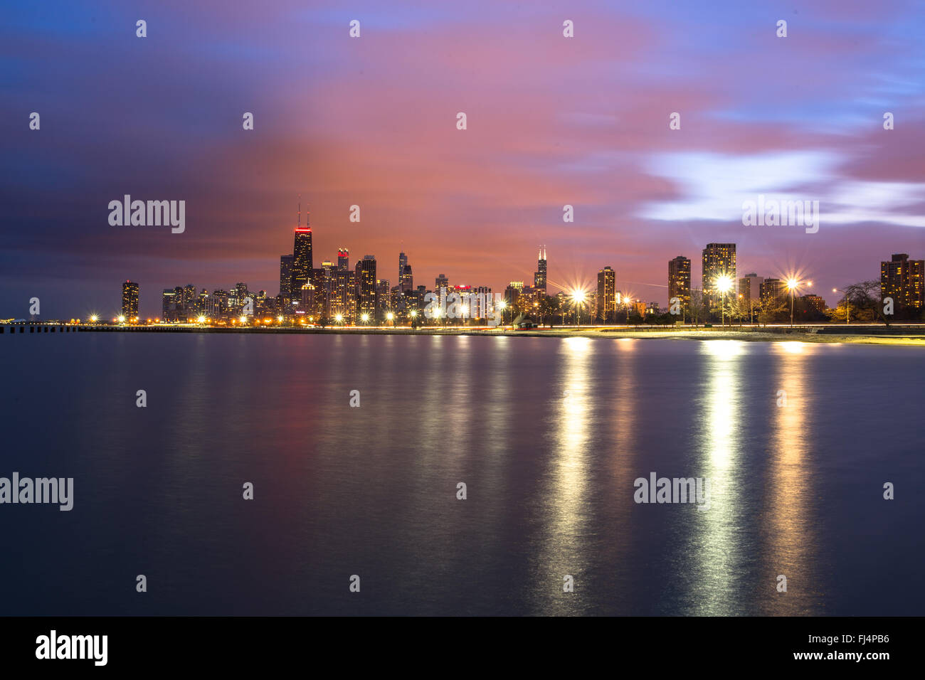 Chicago skyline sunset sears tower hi-res stock photography and images ...