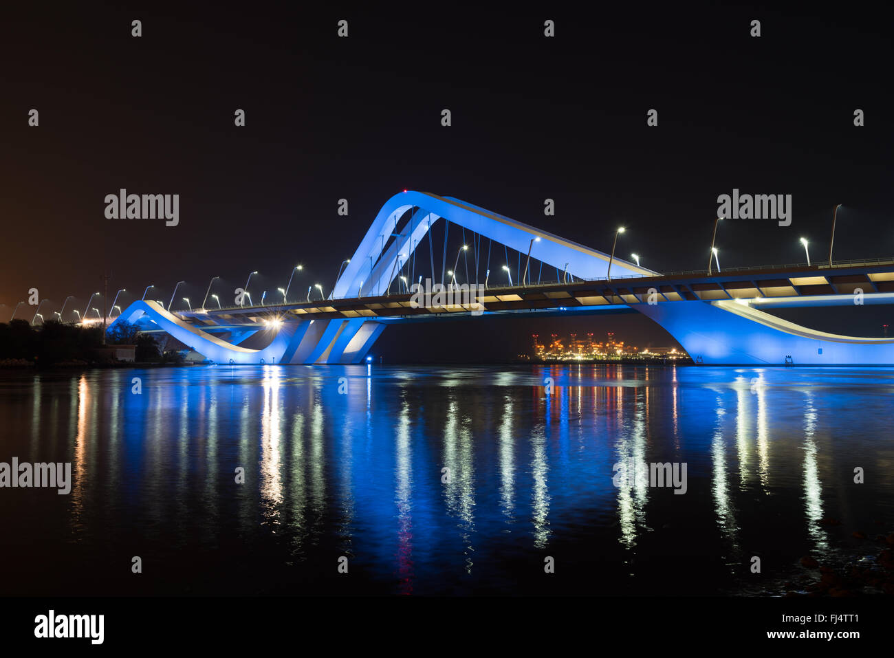 Sheikh Zayed Bridge at night, Abu Dhabi, United Arab Emirates Stock ...