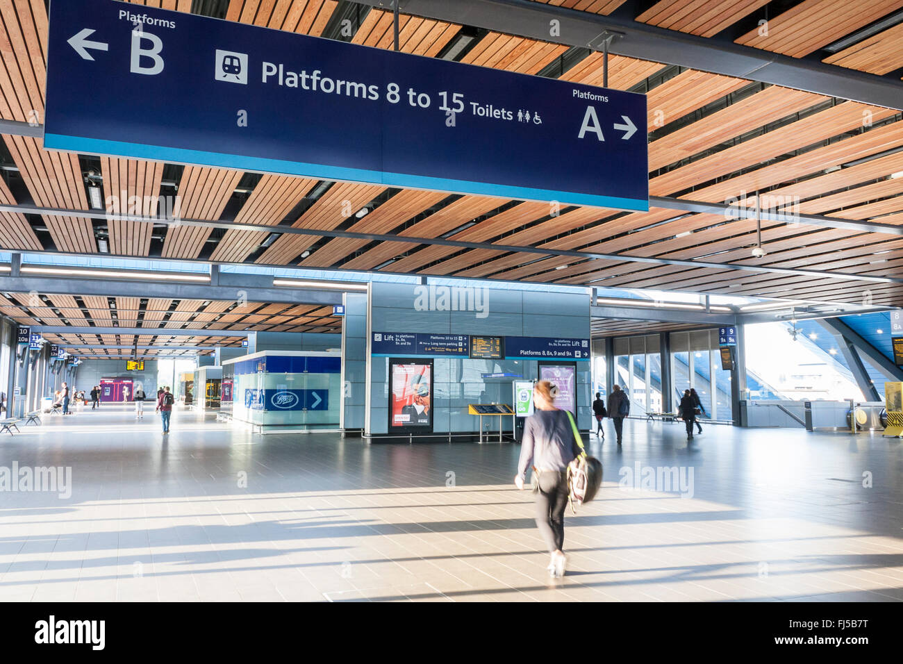 Reading Railway Station concourse. Reading, Berkshire, England, GB, UK ...