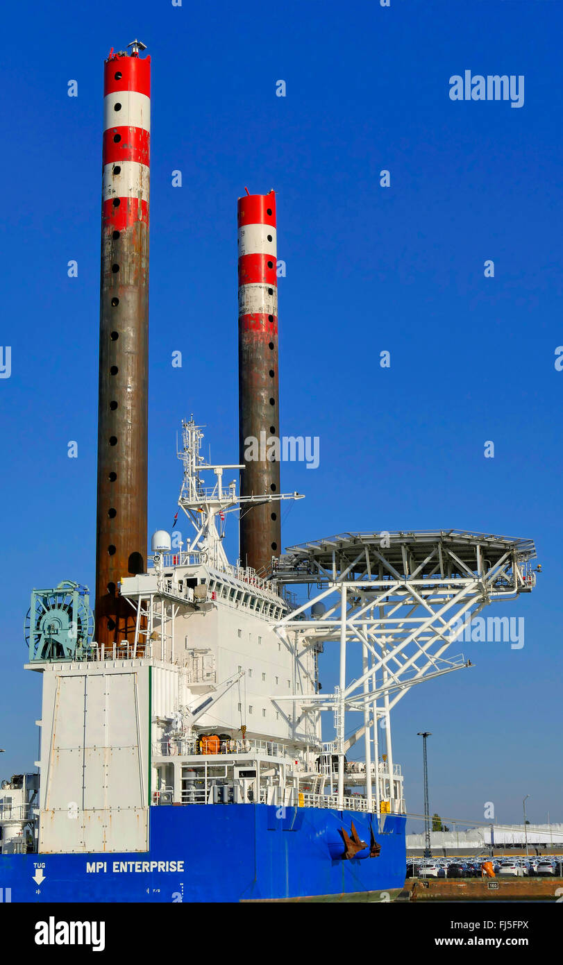 Wind turbine installation vessel hi-res stock photography and images ...