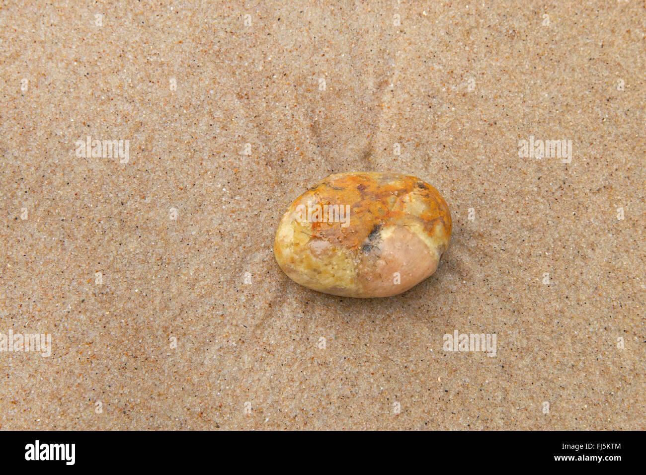 Stone at the beach hi-res stock photography and images - Alamy