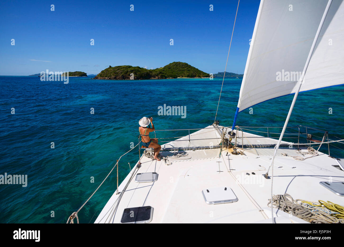 Woman in bikini back view hi-res stock photography and images - Alamy