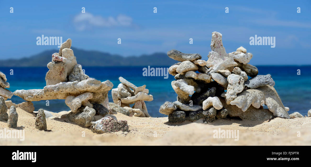 Land mark on the little island of Petit Tabac in Tobagos Cays, Saint ...