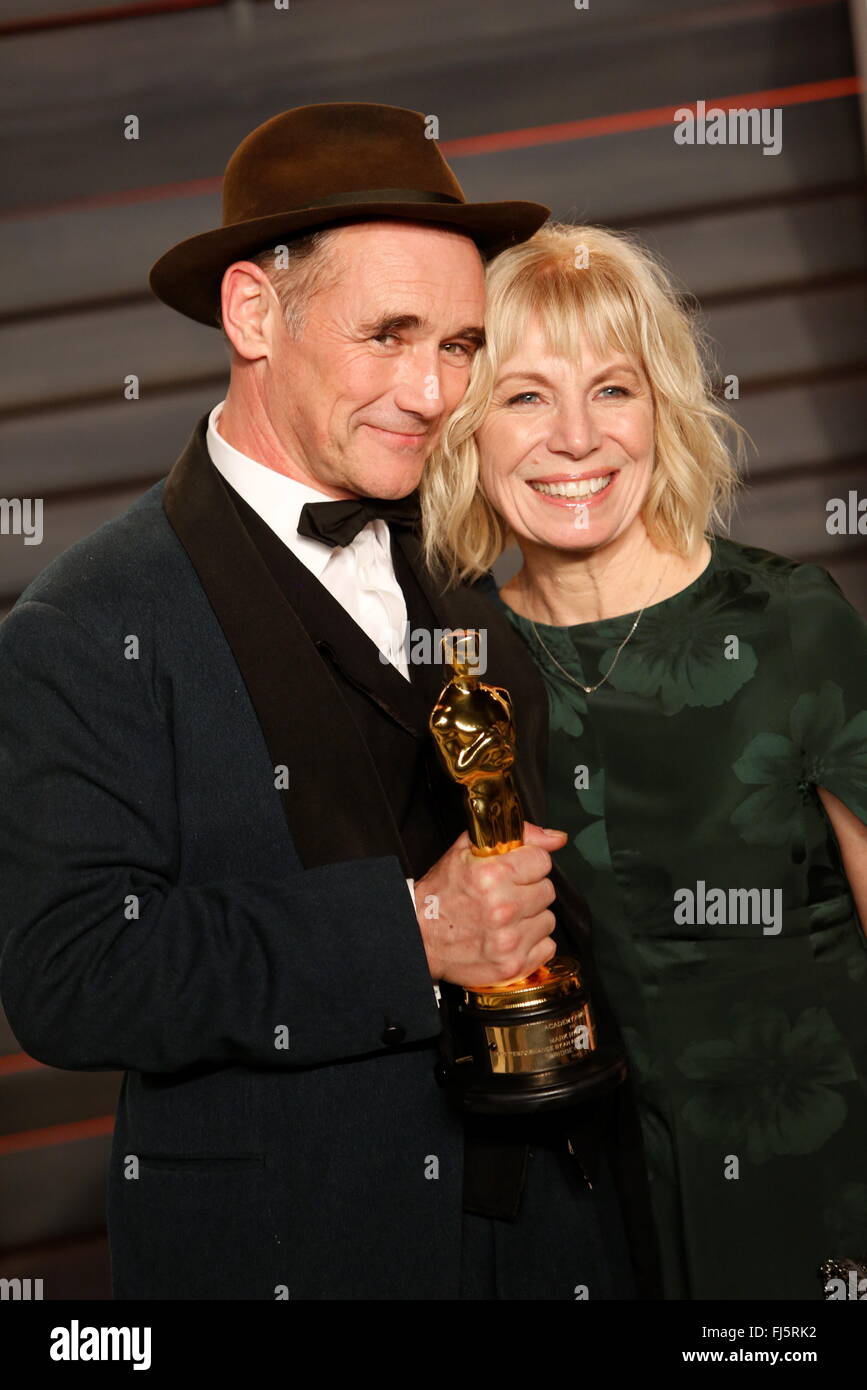 Beverly Hills, Los Angeles, USA. 28th Feb, 2016. Actor Mark Rylance and ...